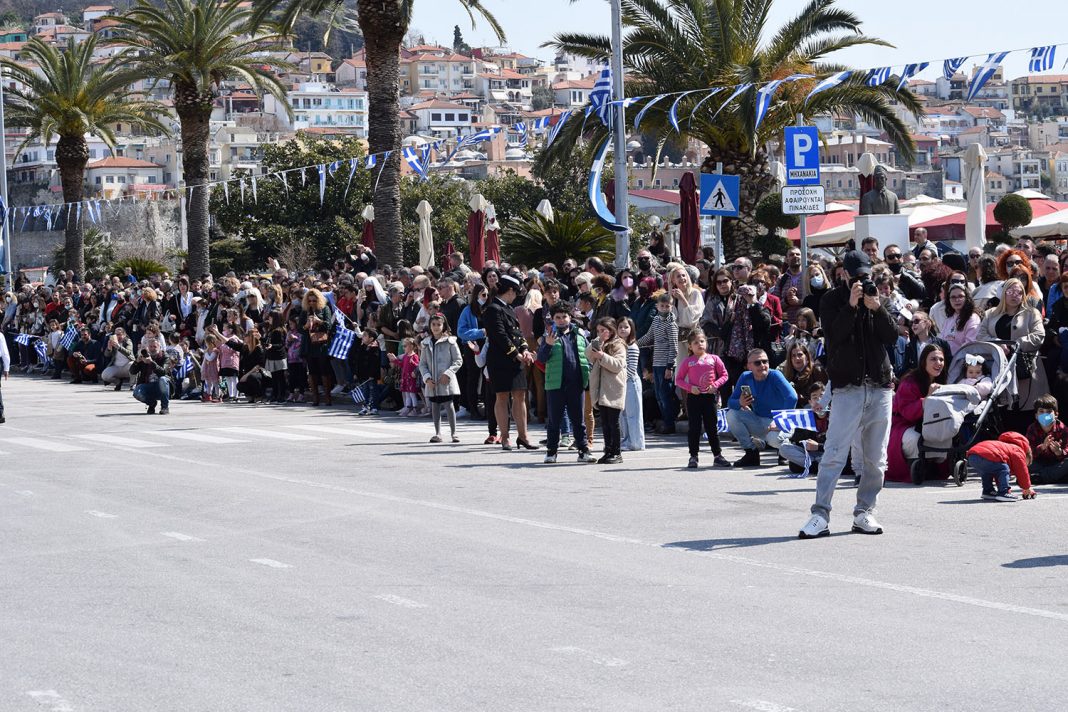 Παρέλαση στην Καβάλα: Έτσι τιμήθηκε η 25η Μαρτίου (φωτογραφίες ...