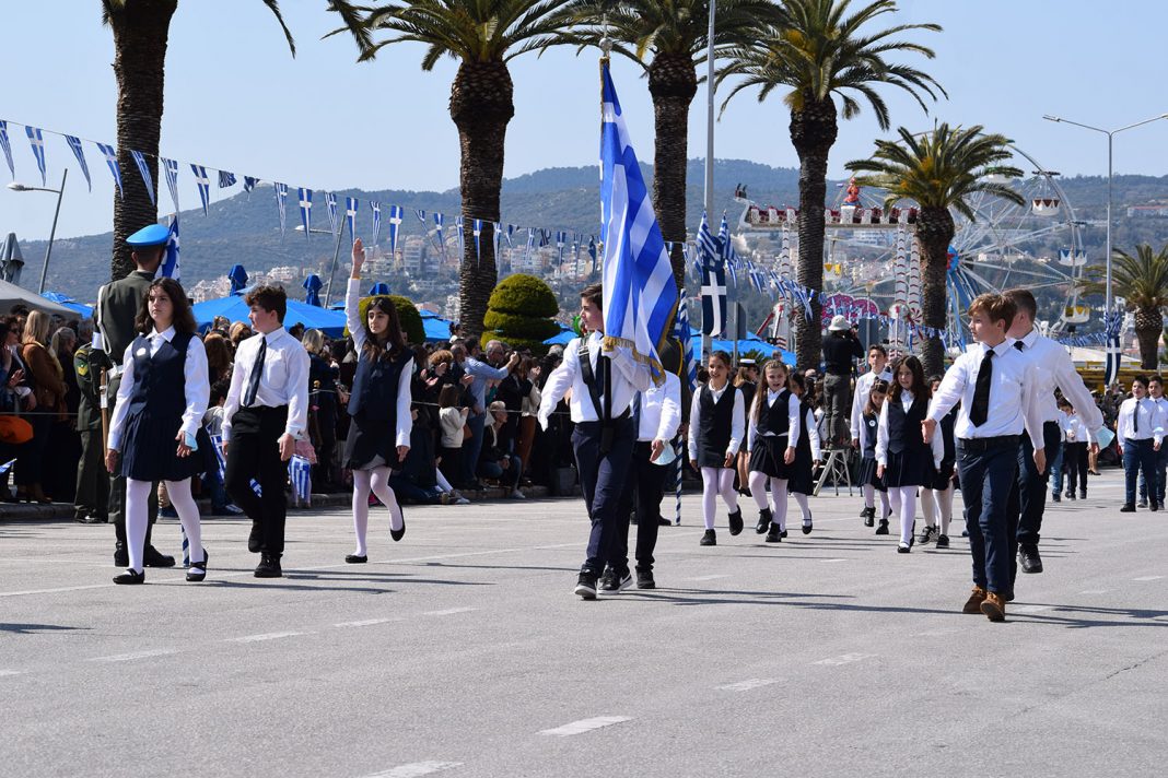 Παρέλαση στην Καβάλα: Έτσι τιμήθηκε η 25η Μαρτίου (φωτογραφίες ...