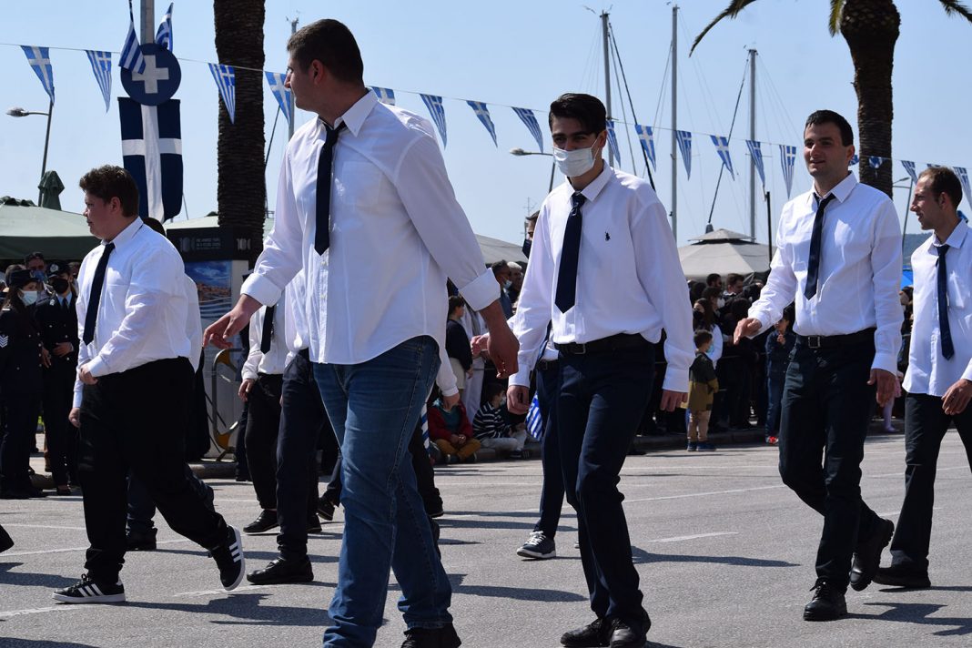 Παρέλαση στην Καβάλα: Έτσι τιμήθηκε η 25η Μαρτίου (φωτογραφίες ...