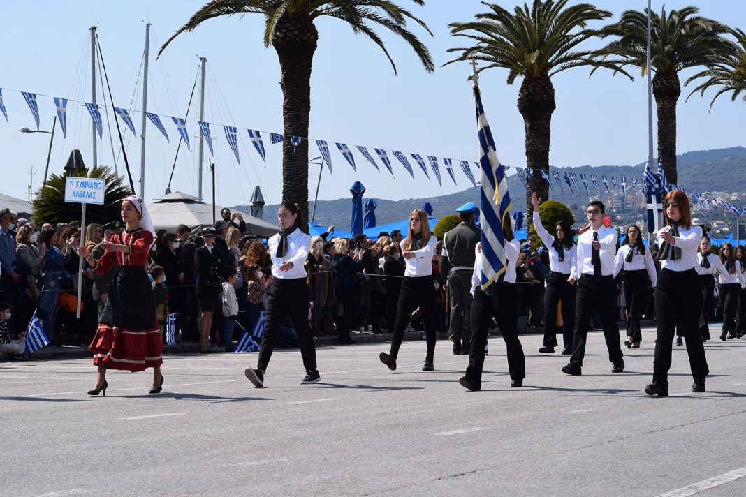 Παρέλαση στην Καβάλα: Έτσι τιμήθηκε η 25η Μαρτίου (φωτογραφίες ...
