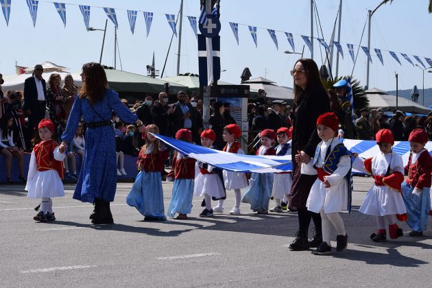Παρέλαση στην Καβάλα: Έτσι τιμήθηκε η 25η Μαρτίου (φωτογραφίες ...