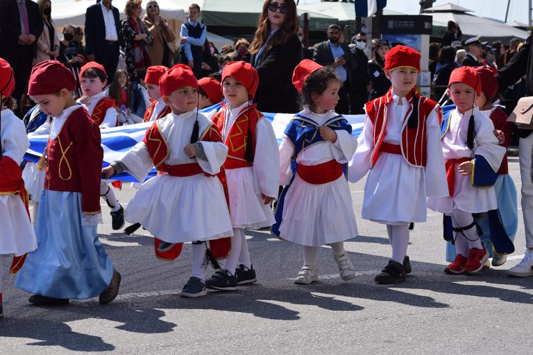 Παρέλαση στην Καβάλα: Έτσι τιμήθηκε η 25η Μαρτίου (φωτογραφίες ...
