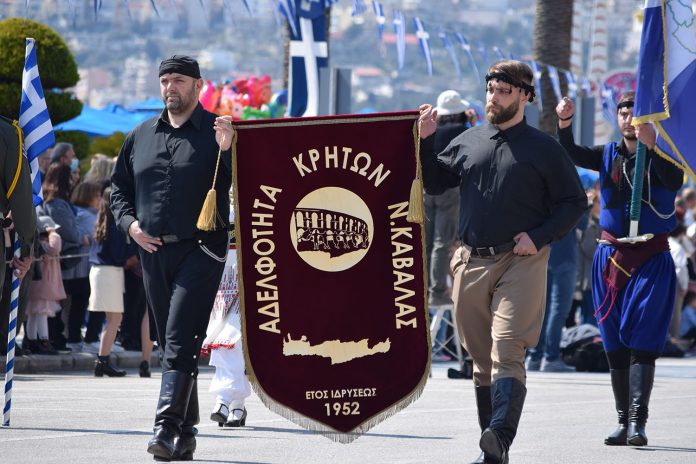 Παρέλαση στην Καβάλα: Έτσι τιμήθηκε η 25η Μαρτίου (φωτογραφίες ...