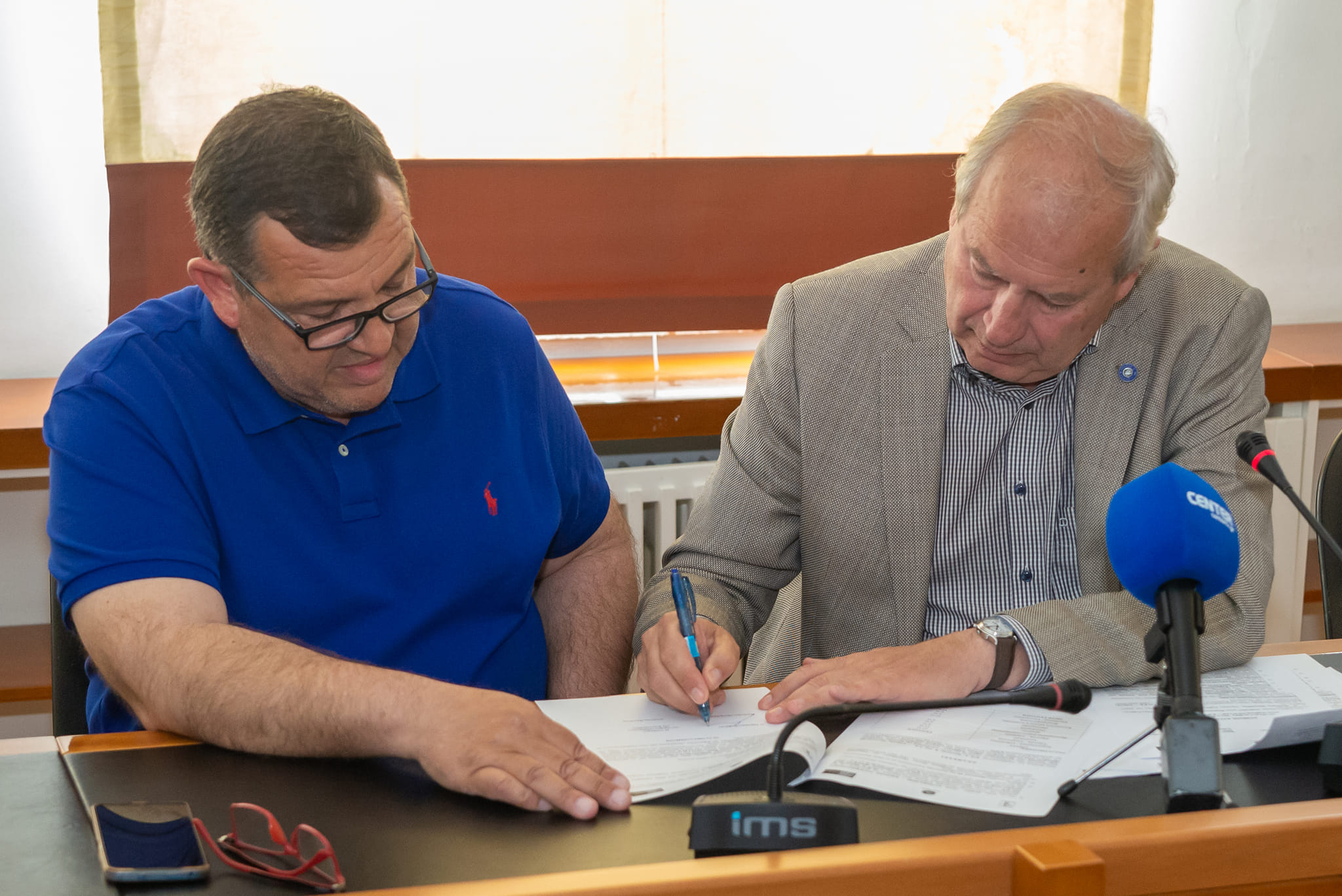 Υπογραφή της σύμβασης για την εκτέλεση των έργων Ανάπλασης της Πλατείας ...